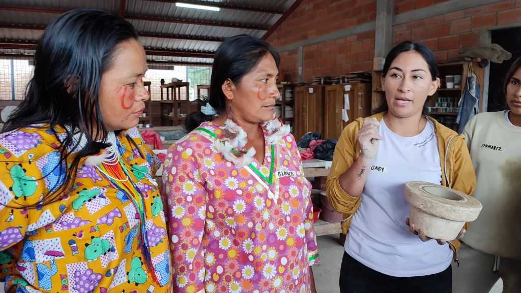 El arte ancestral de las mujeres Achuar » Naturaleza y Cultura ...